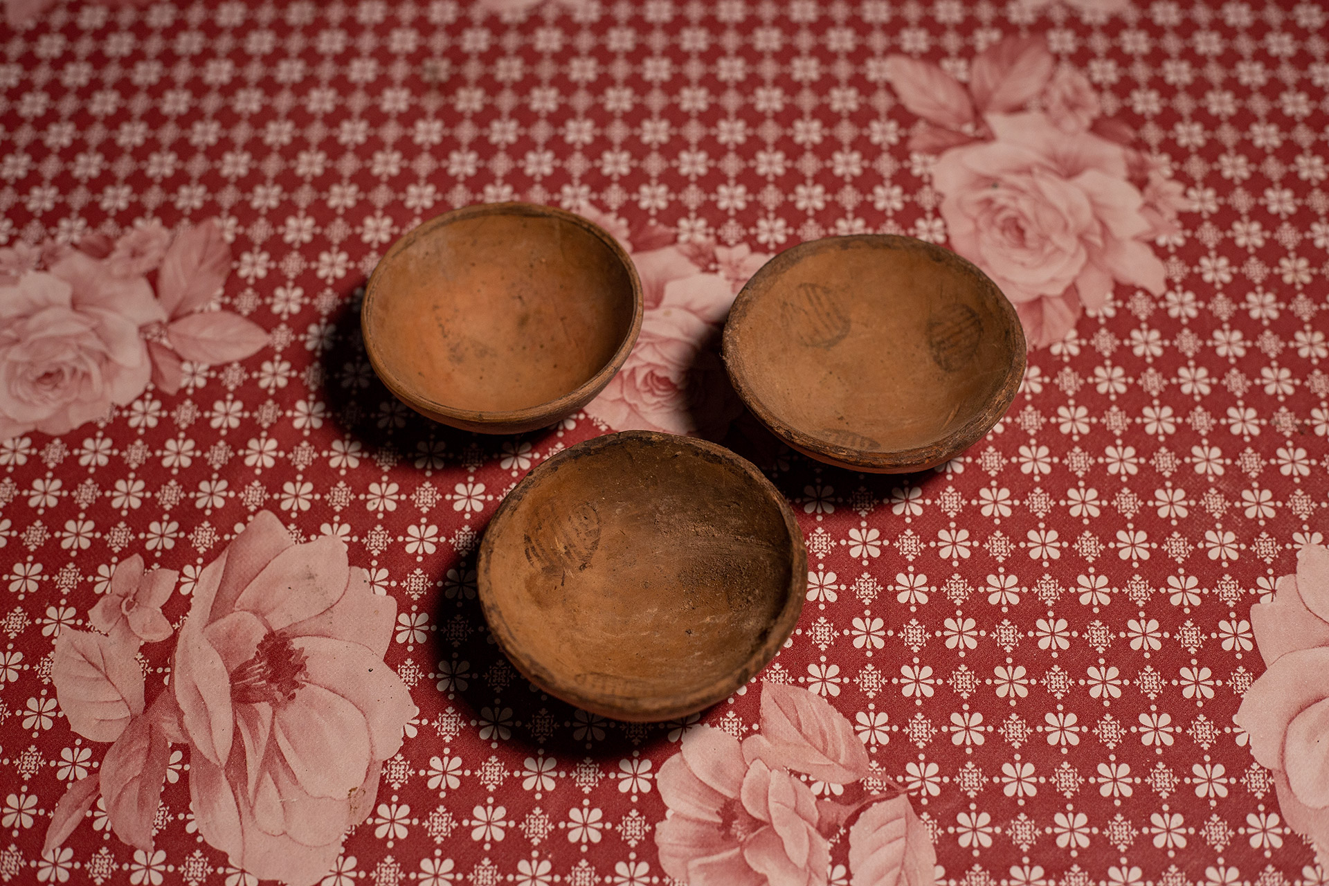 Conjunto de prato de barro 01